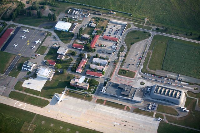 Znáte letiště Brno–Tuřany? Praktické informace, co nabízí a jak se tam ...