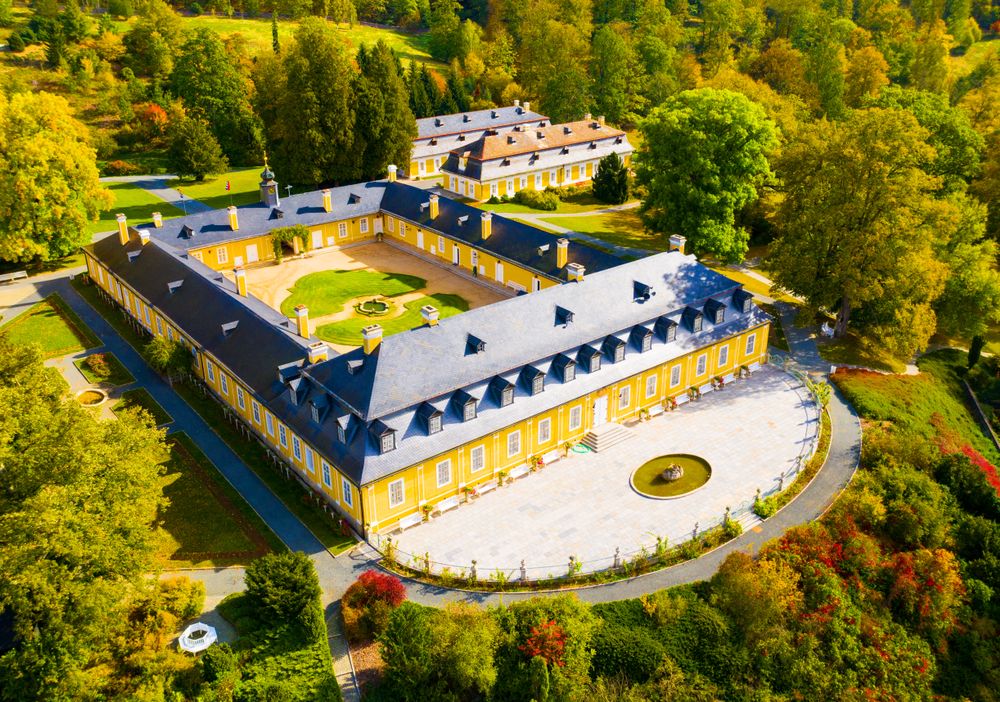 Zámek Kozel u Plzně. Odkud pochází jeho název a jaké skvosty zde můžete ...